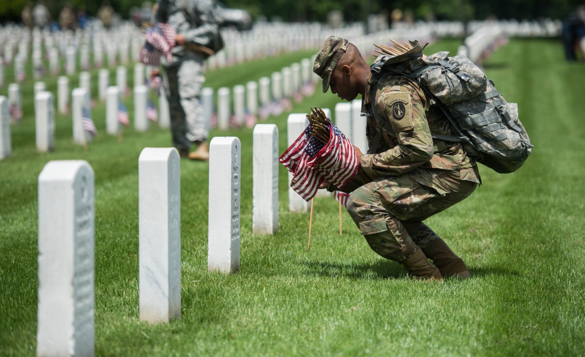 Old Guard Soldiers salute departed with 'Flags In' tribute | Article ...