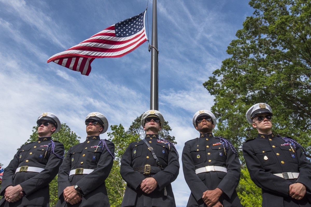 An honor guard and Old Glory | Article | The United States Army