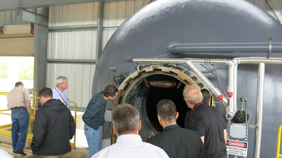 2017 Global Demil Symposium attendees tour Letterkenny Munitions Center ...