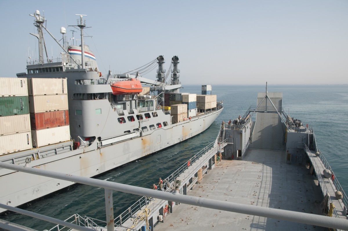 Army Mariners perform cargo transfer at sea | Article | The United ...