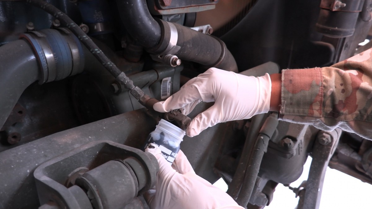 'Oil doctors' keep Army engines running | Article | The United States Army