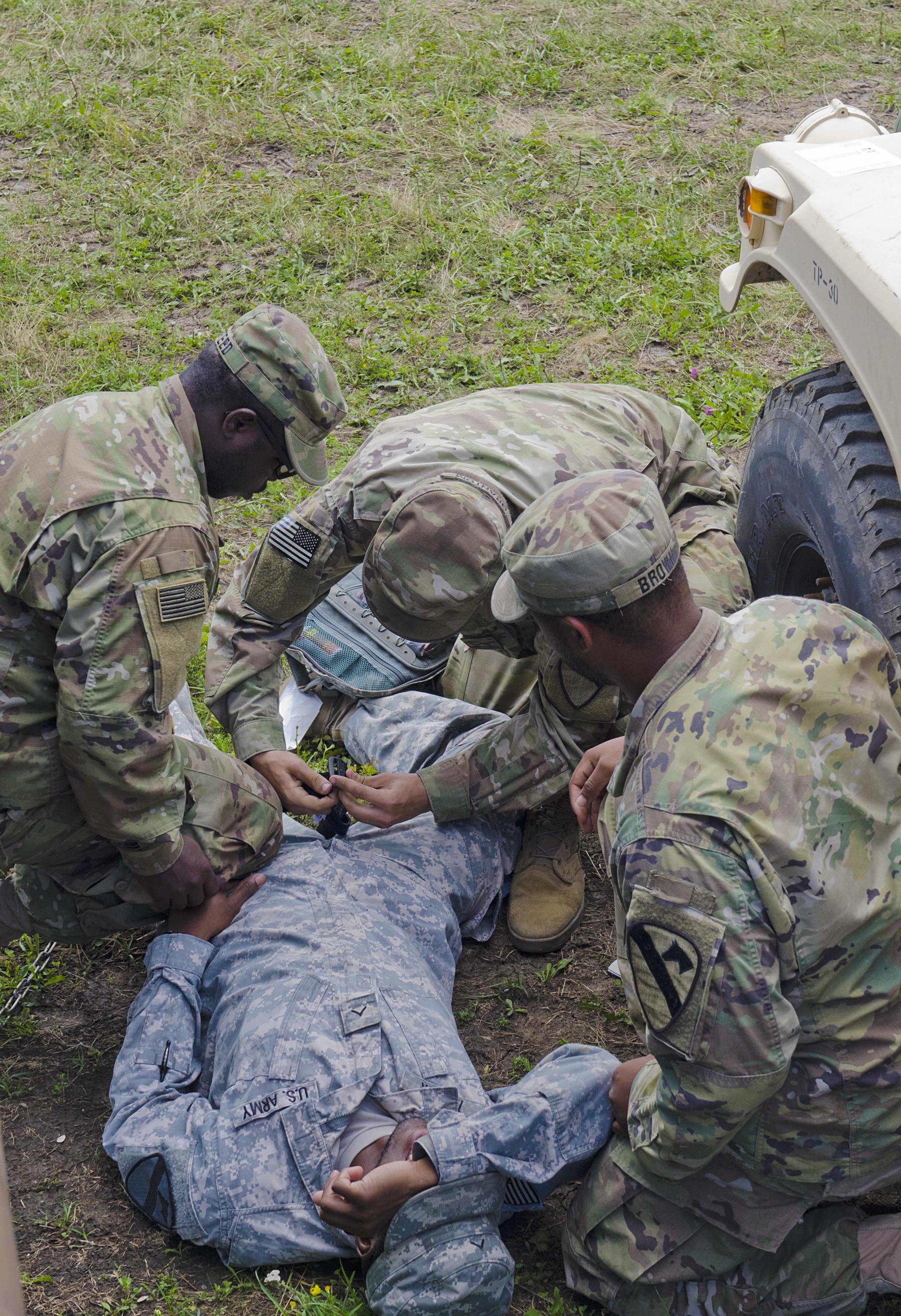 US Soldiers rehearse for critical real-world medical emergencies in ...
