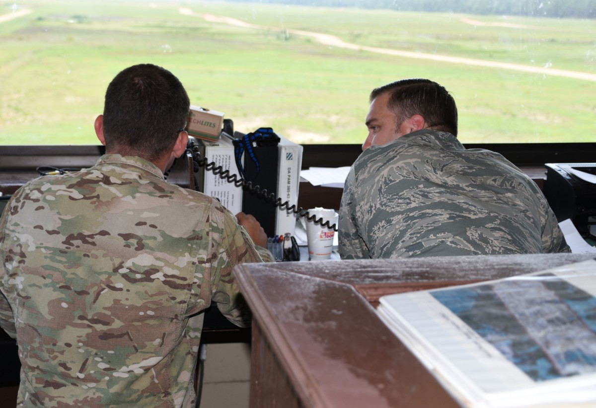 Apache pilots conduct advanced range operations in mobilization ...