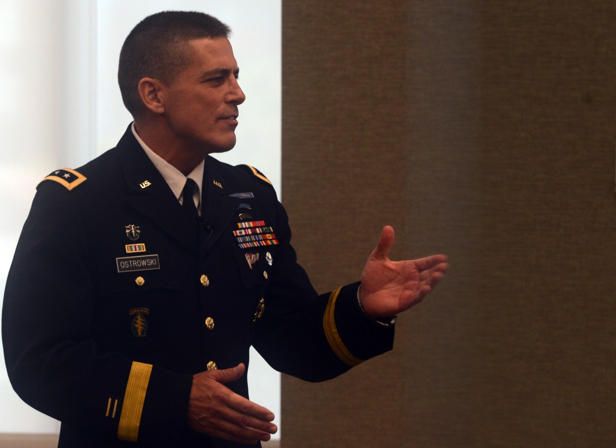 Army networks must be as intuitive as smartphones, general says ...