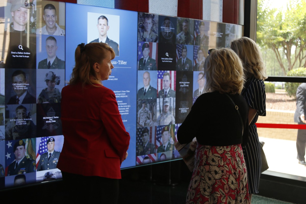 New digital memorial wall honors fallen USASOC Soldiers | Article | The ...
