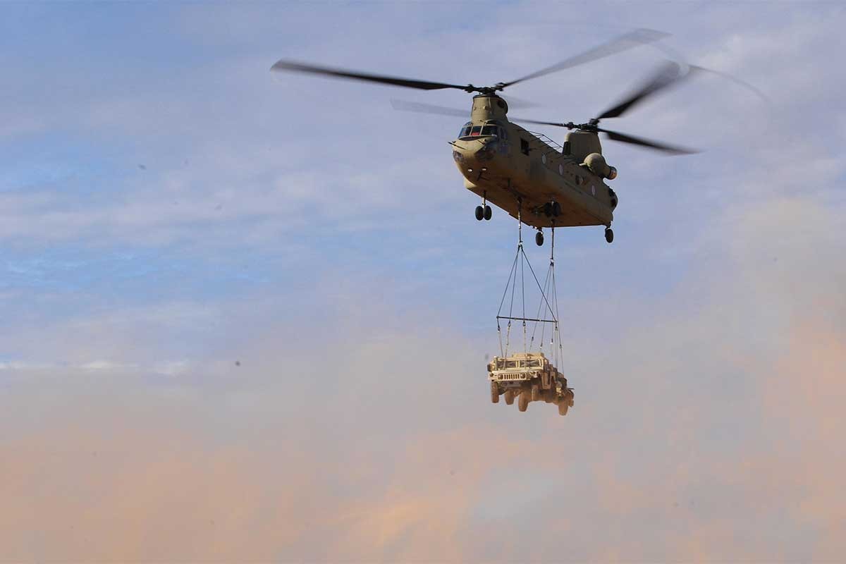 Chinook with mystery thing hanging below : r/whatisthisthing