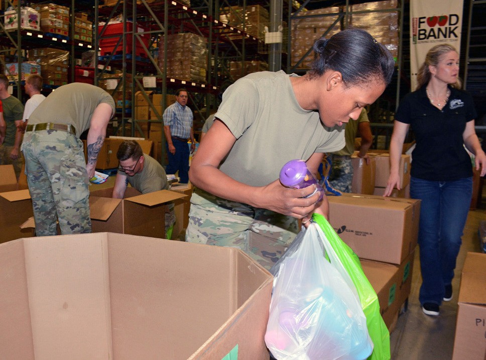 Training Support Activity Soldiers volunteer at local food bank ...