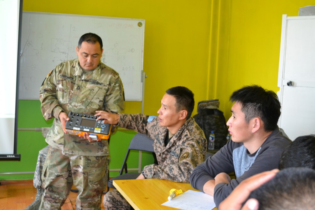 BMET training during US-Mongolia SMEE | Article | The United States Army