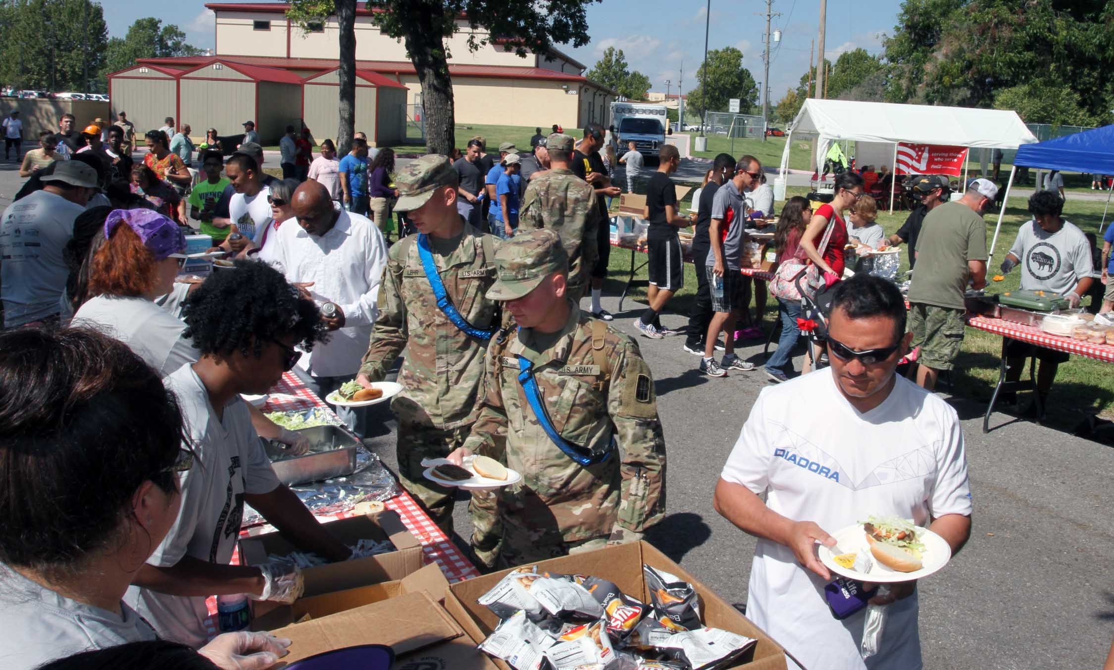 Annual cookout draws hundreds to post | Article | The United States Army