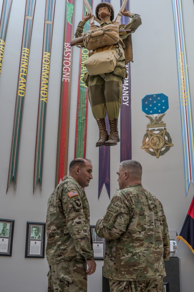 Chief of Staff of the United States Army visits Fort Campbell | Article ...