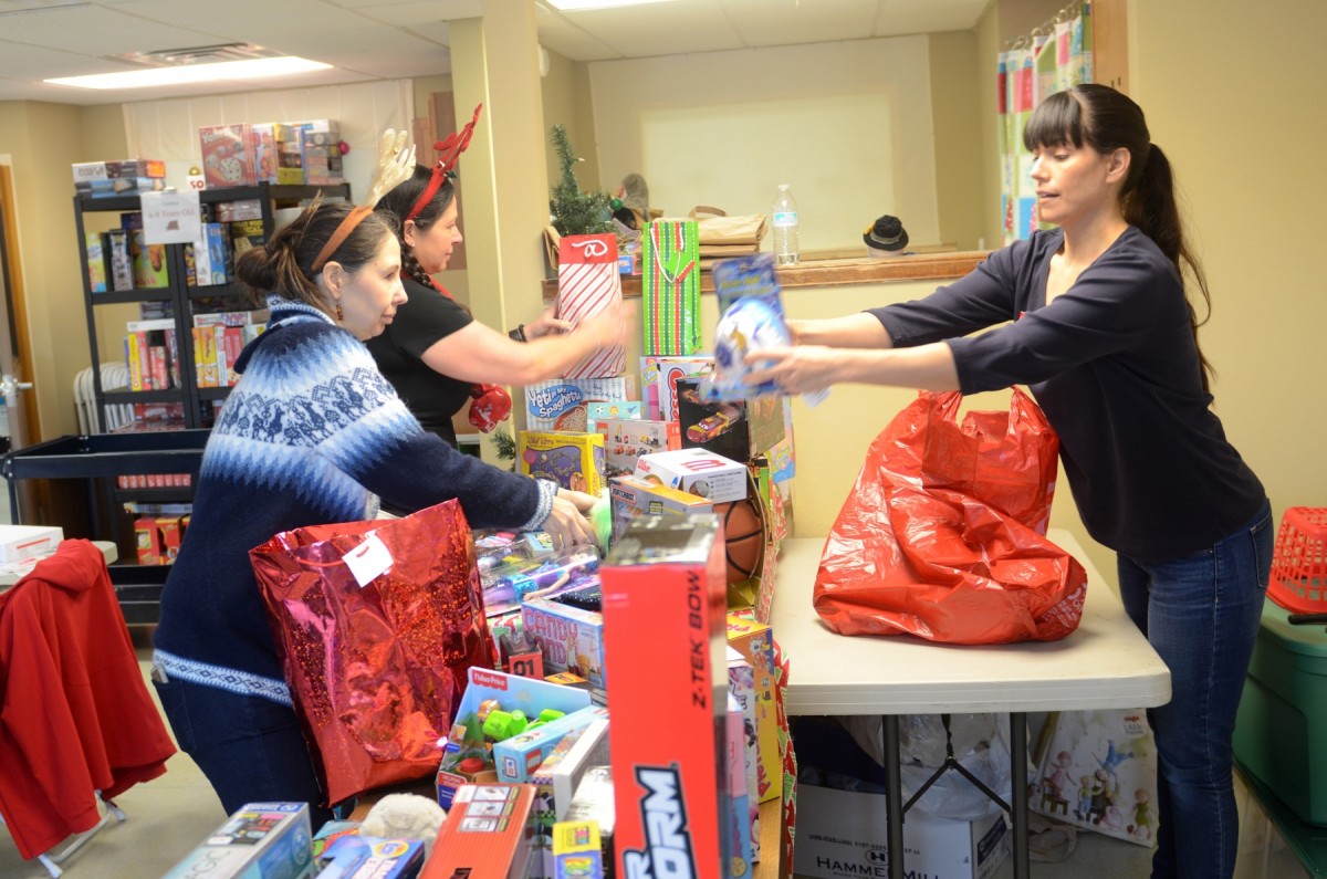 201st E-MIB and Gig Harbor Chamber of Commerce present Santa's Castle ...