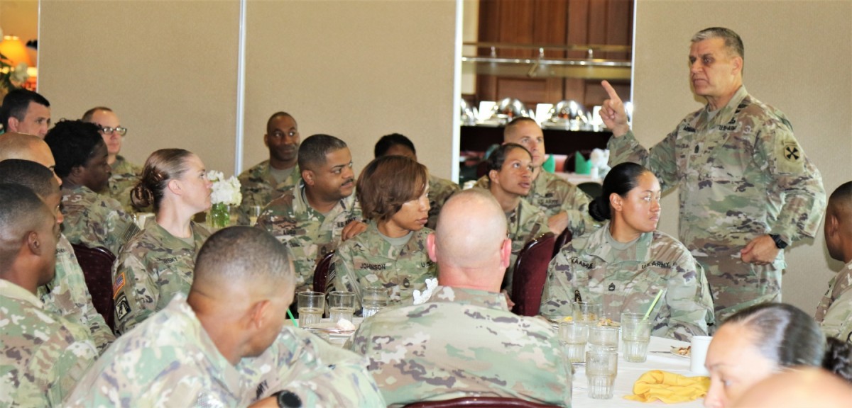 Eighth Army top enlisted leader visits team 19 | Article | The United ...