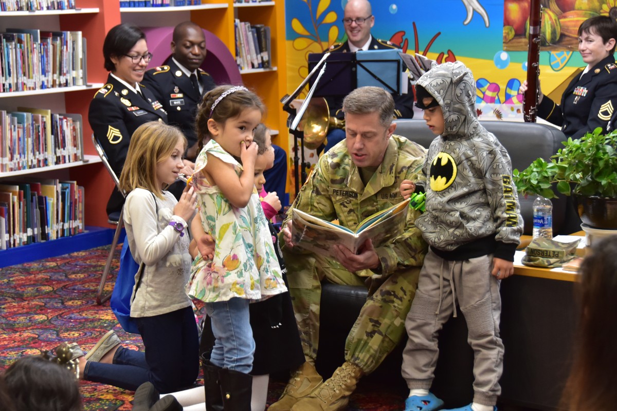 Thanksgiving Story Hour brings characters to life | Article | The ...