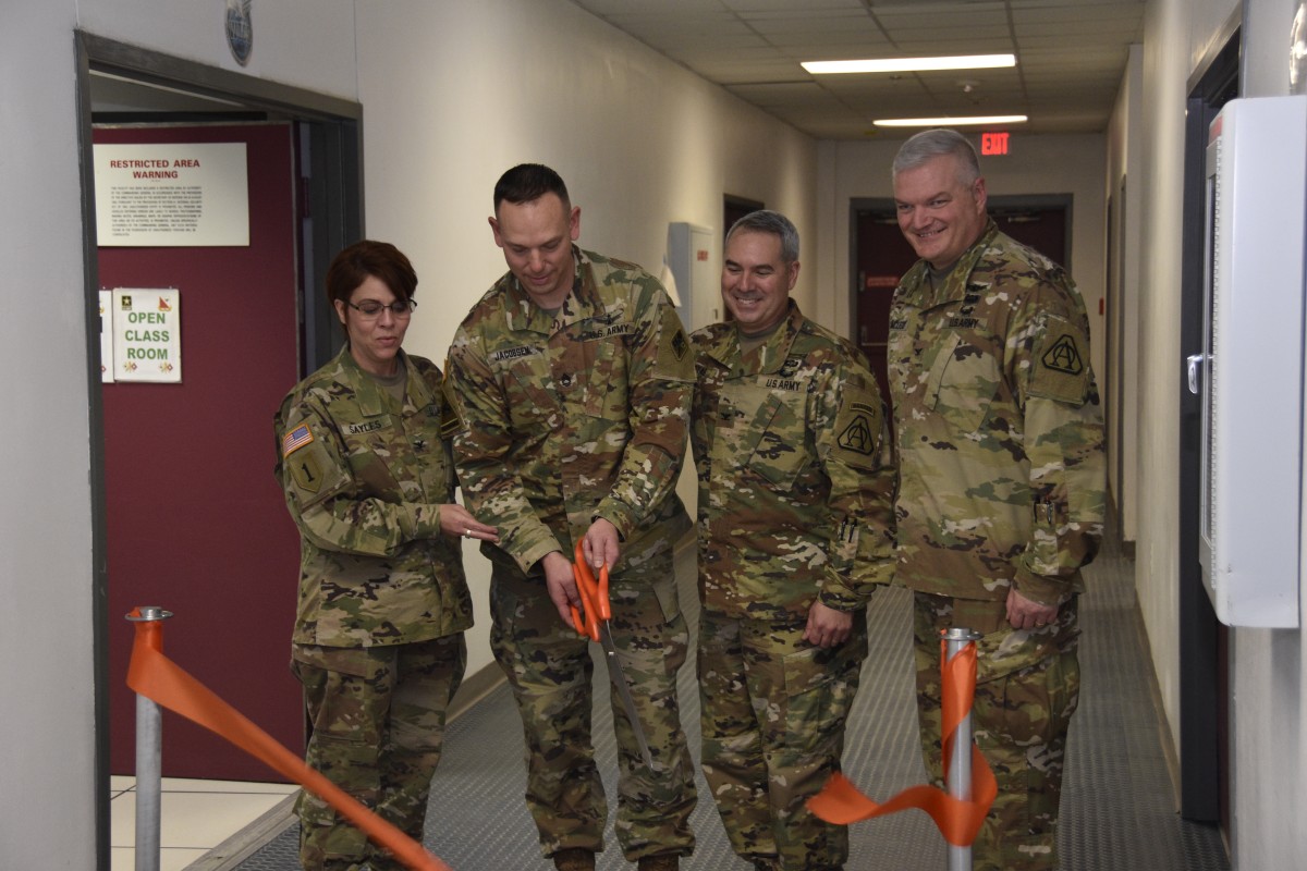 Army Opens First-of-its-Kind Training System for Wideband Satellite ...