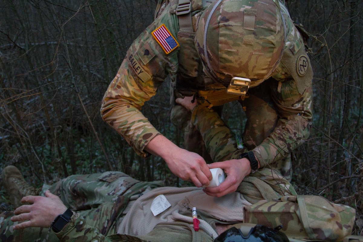 Soldiers in Ukraine build battlefield medic skills alongside NATO ...