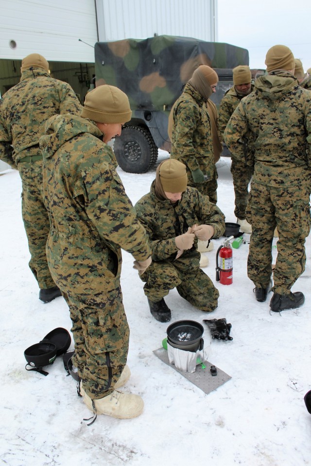 Photo Essay: Cold-Weather Operations Course students learn basics of ...