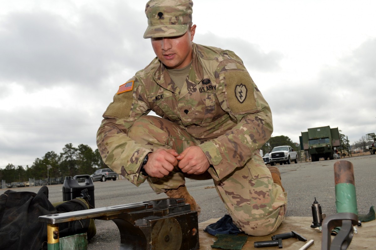 Cannon crewmembers prep howitzer for JRTC | Article | The United States ...