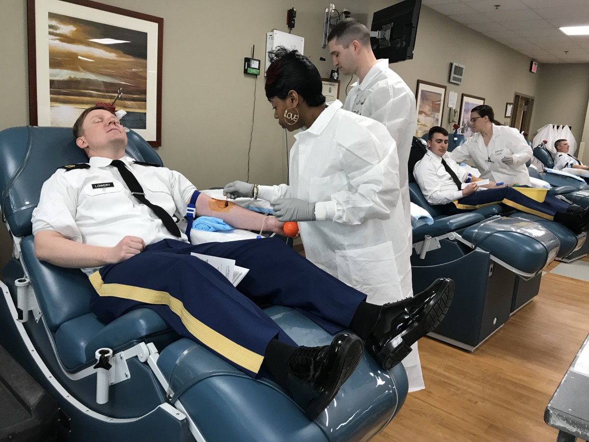 Soldiers honor legacy of blood bank pioneer | Article | The United ...