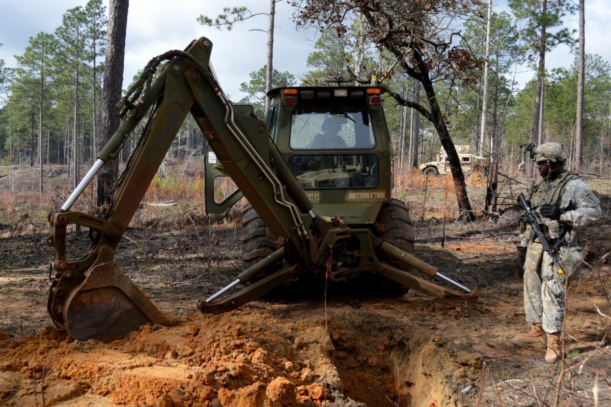 Engineers dig troop trenches for defense at JRTC | Article | The United ...