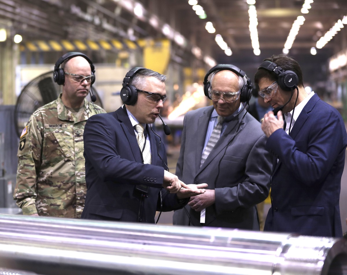 Army secretary lays out modernization vision, priorities in visit to ...