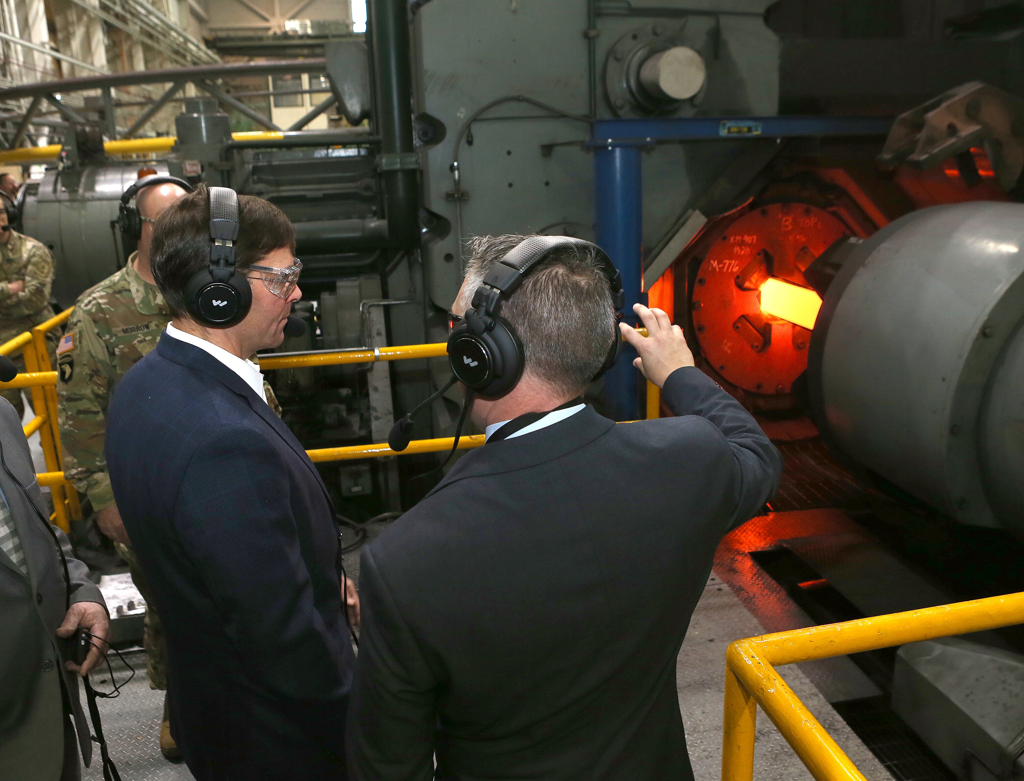 Army secretary lays out modernization vision, priorities in visit to ...