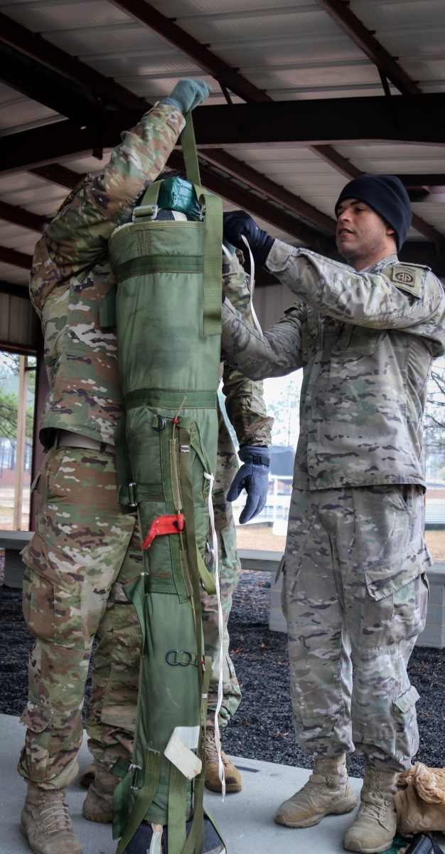 Paratroopers Train to Jump Stinger Missiles, Defend Against Air Threats ...