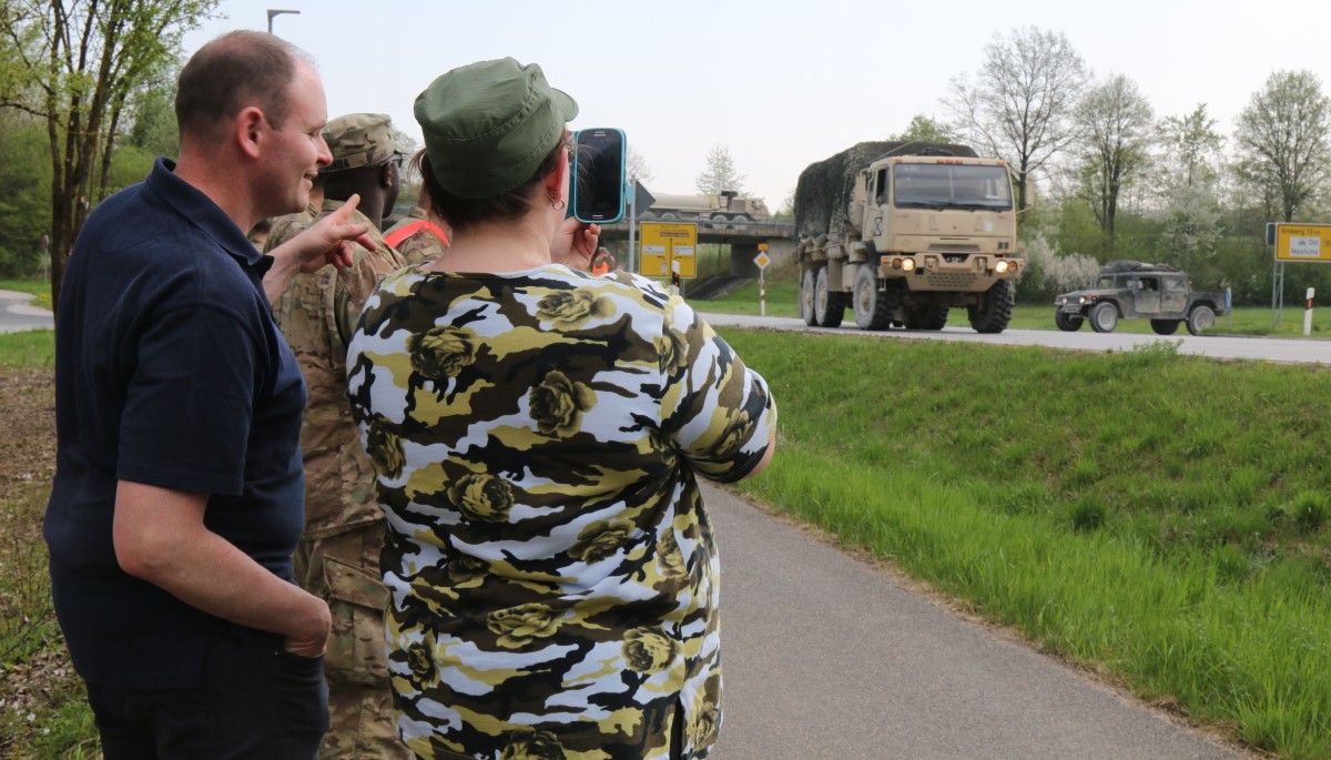 Germans show support during largest tactical convoy on German roads ...