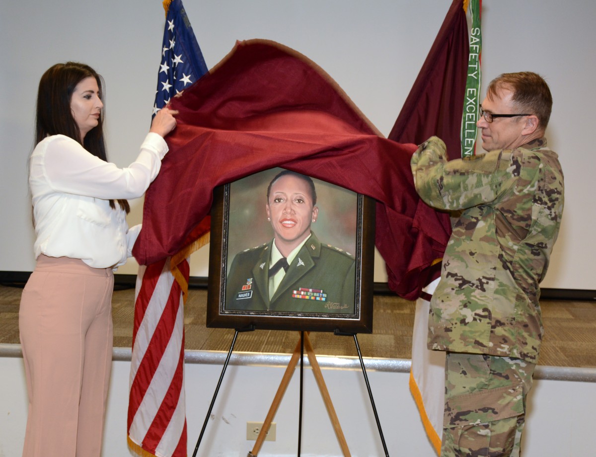 Special painting honors fallen Soldier and artist | Article | The ...