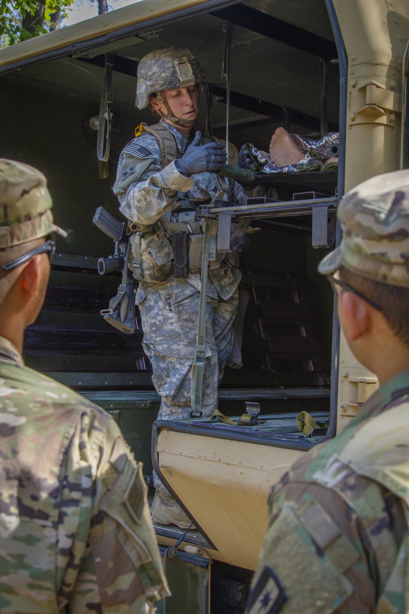 82nd Airborne Division Hosts Expert Field Medical Badge | Article | The ...