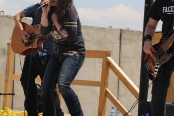 Rachel Lipsky Band visits deployed Soldiers | Article | The United ...