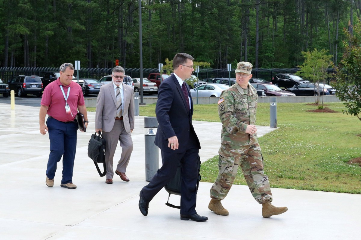 Leaning forward: 167th TSC and DLA conduct key leader engagement ...
