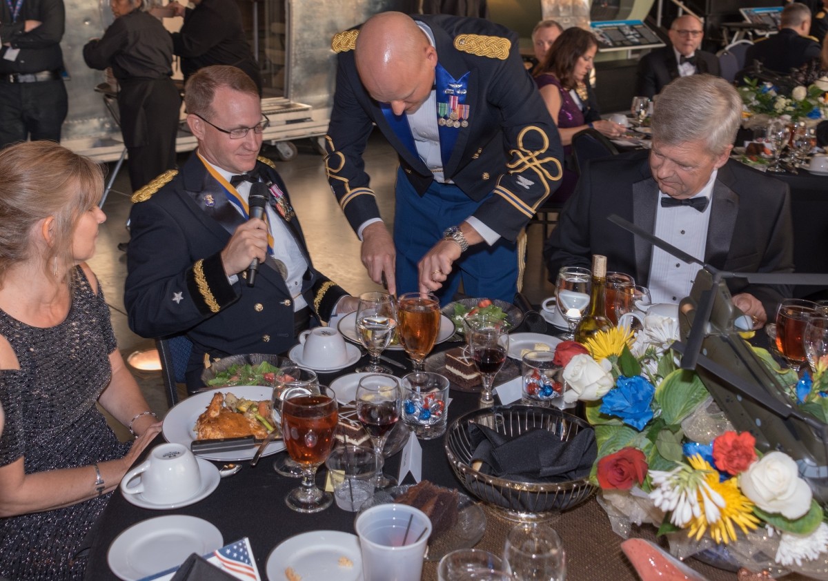 PEO Aviation dining out "An Evening Under the Stars" | Article | The ...