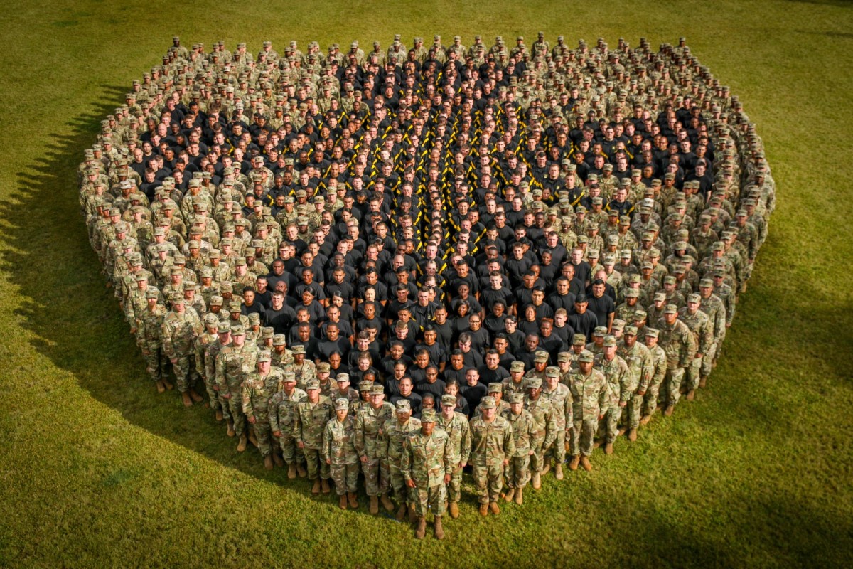 8th TSC Creates Living Insignia | Article | The United States Army