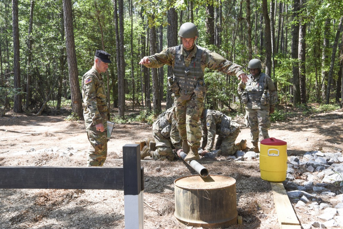 Army National Guard officer candidates kick off Phase One of leadership ...