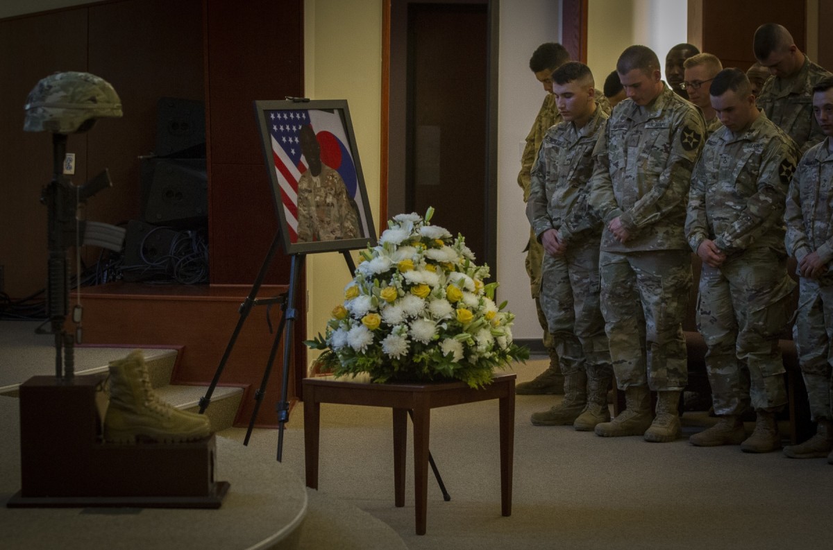 Soldiers Say Farewell From Afar | Article | The United States Army