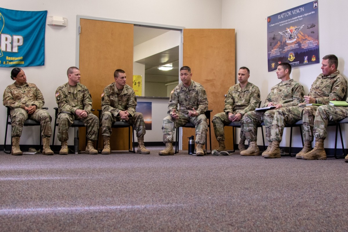Helton visits 16th CAB Raptor Resilliency Center | Article | The United ...