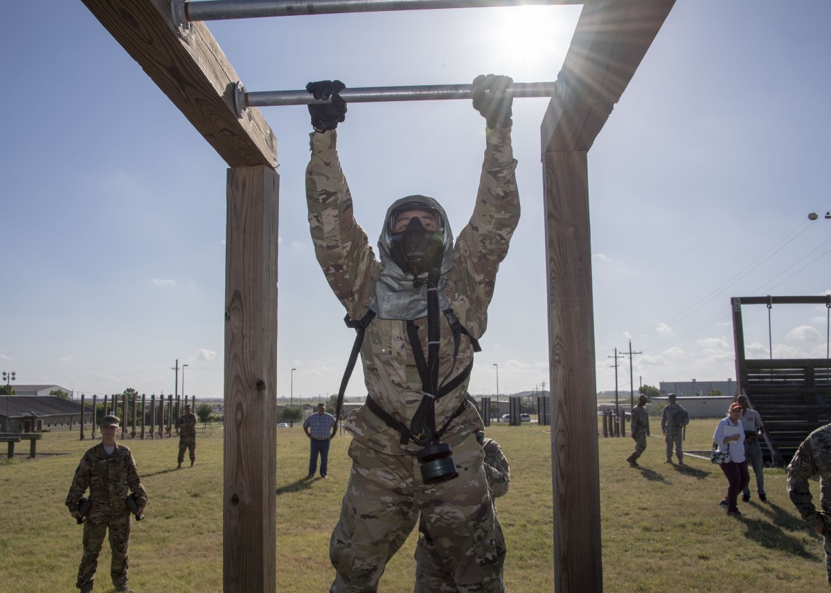 New joint service chemical mask tested for fixed wing air crews ...