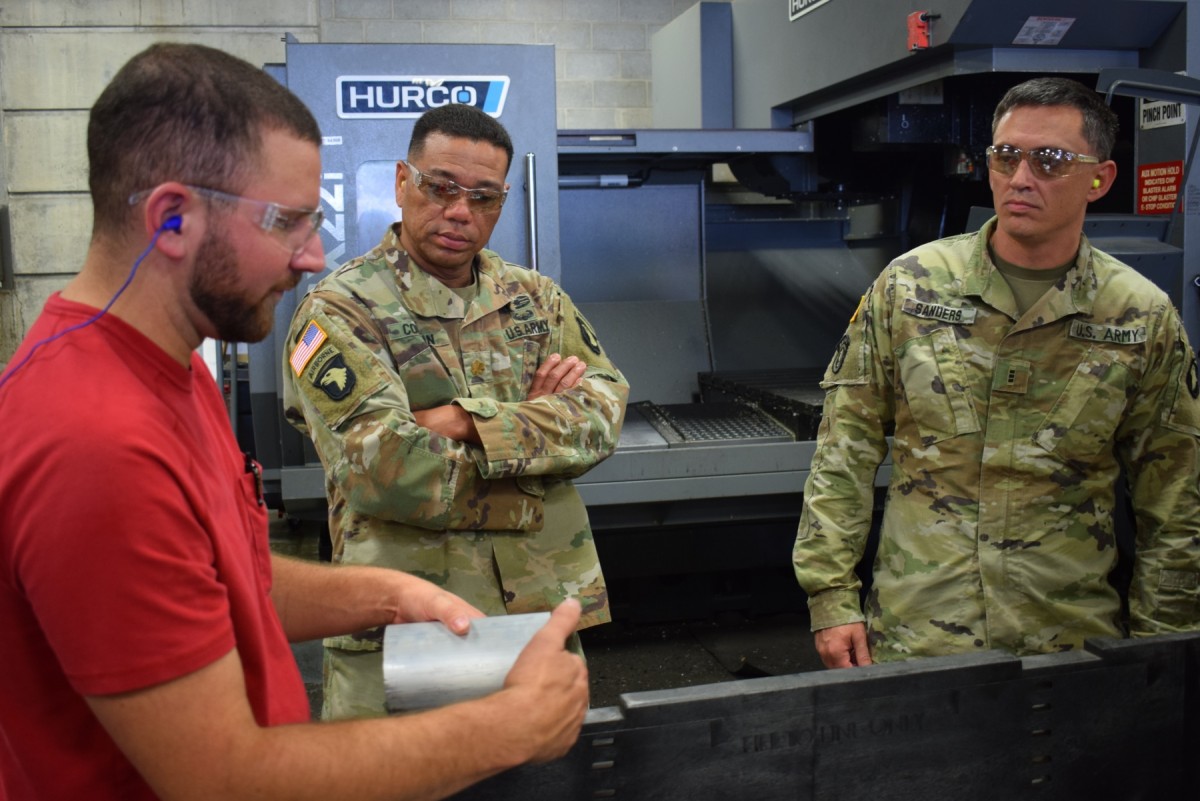 Soldiers from 101st Airborne Division Visit Crane Army | Article | The ...