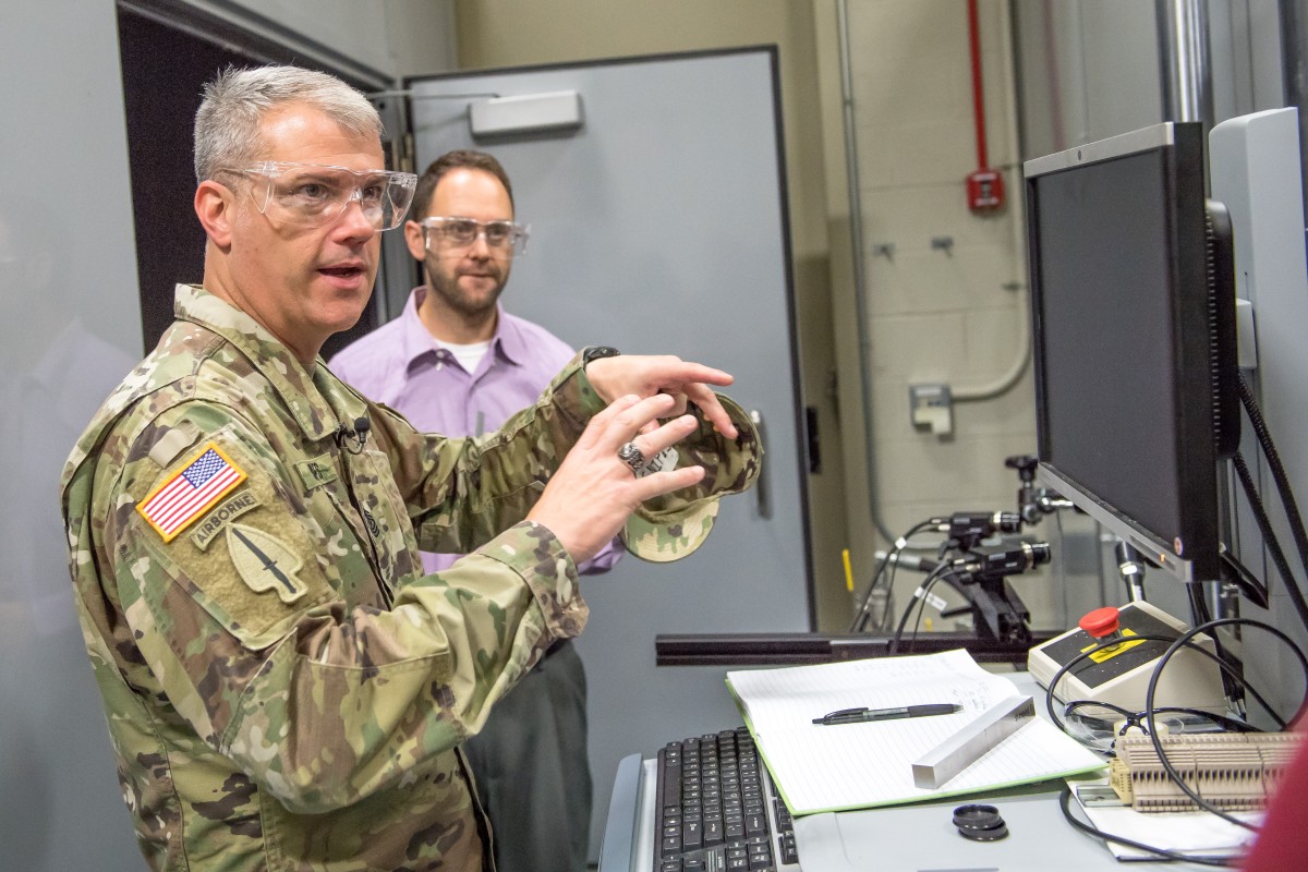 Lab's top enlisted advisor meets with researchers | Article | The ...