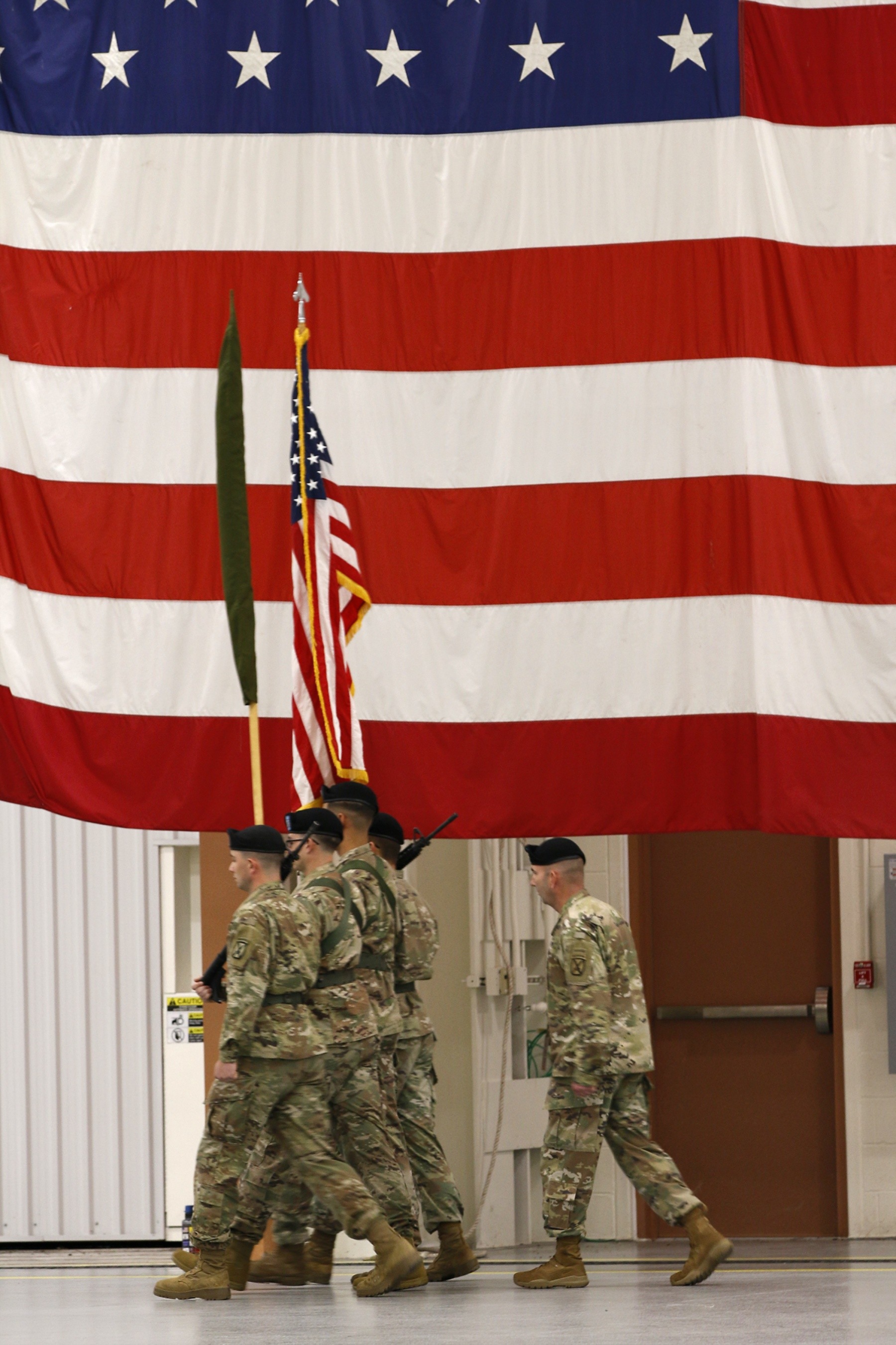 Commando Brigade cases colors before Afghanistan deployment | Article ...