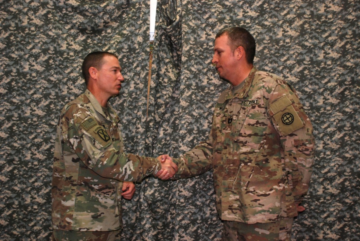 35th Combat Aviation Brigade Commander Visits With Soldiers | Article ...