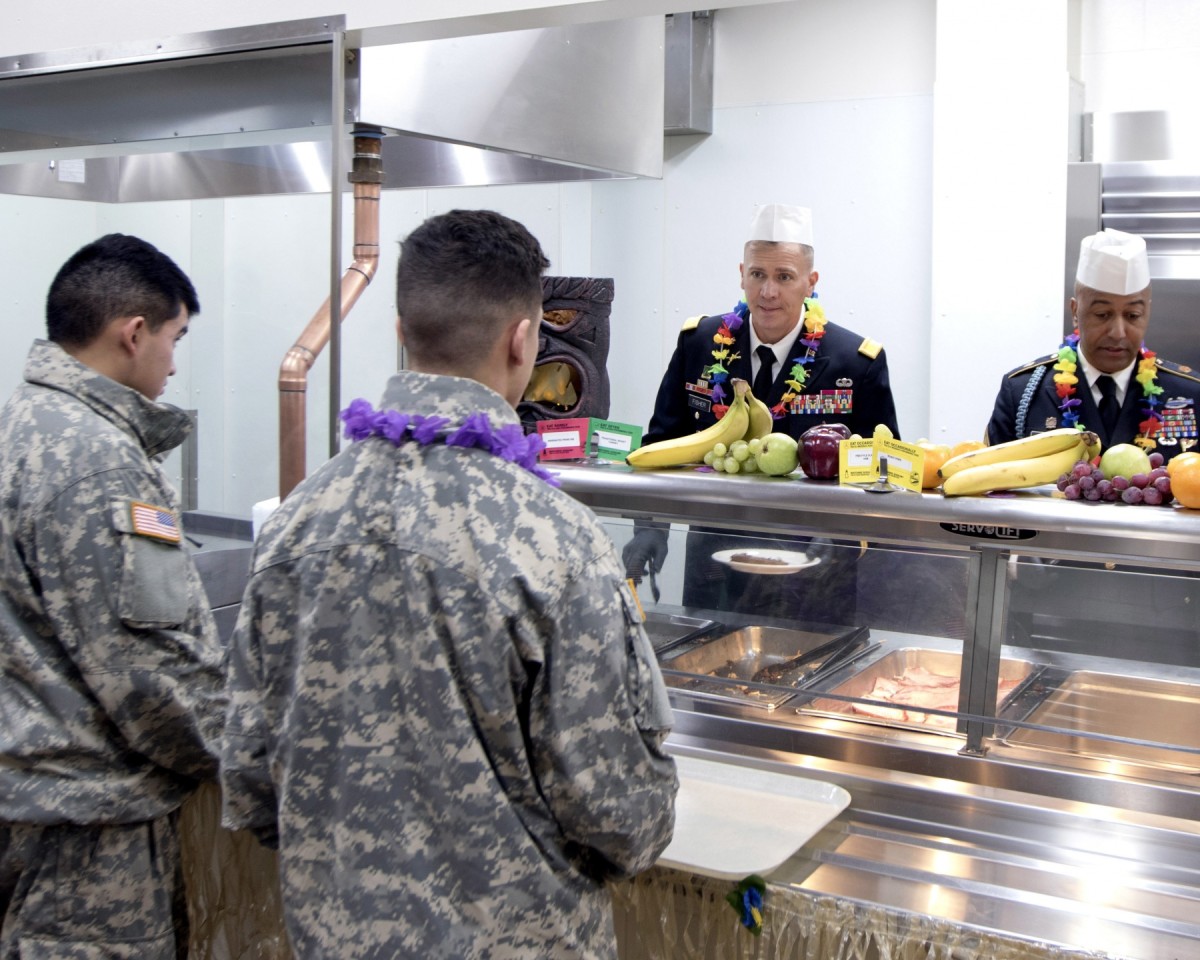Fort Wainwright hosts Thanksgiving feast | Article | The United States Army