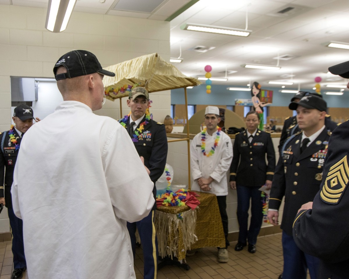 Fort Wainwright hosts Thanksgiving feast | Article | The United States Army