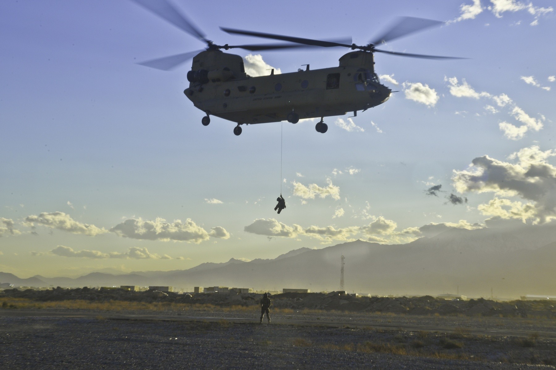 Hoist Operations | Article | The United States Army