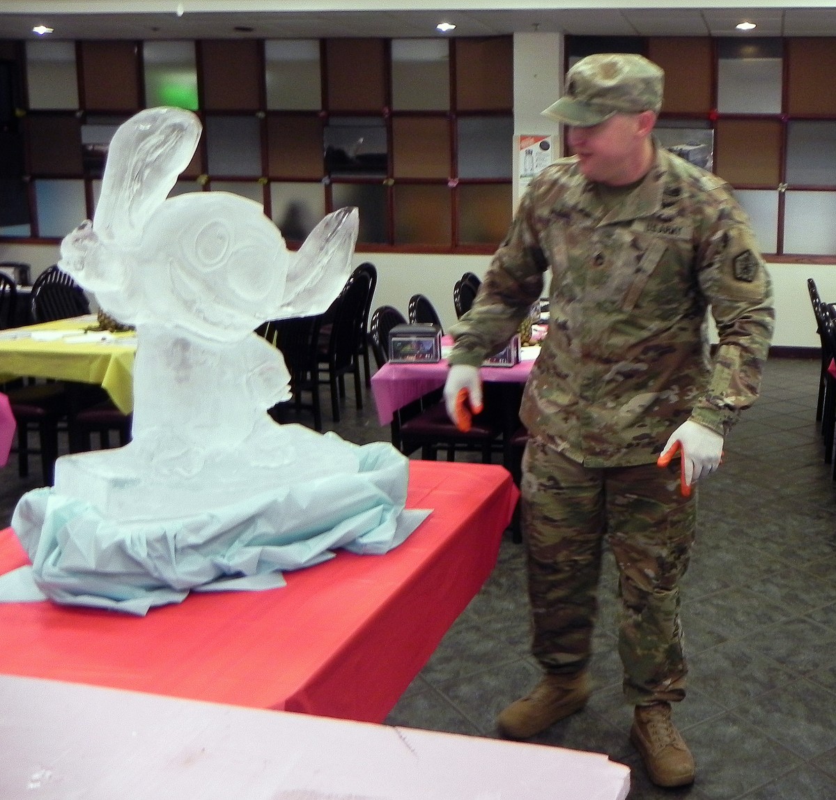 Ice carving makes for cool Army vocation | Article | The United States Army