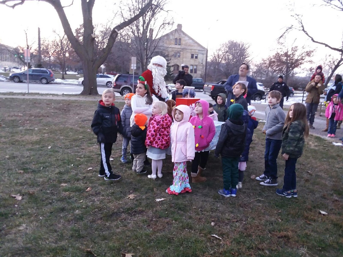 Arsenal holds annual tree lighting ceremony | Article | The United ...