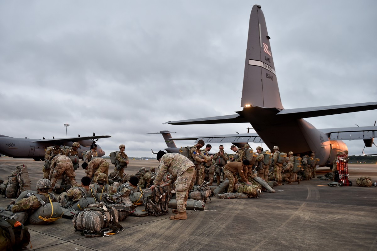 Integrating the sustainment brigade command function in a combat ...