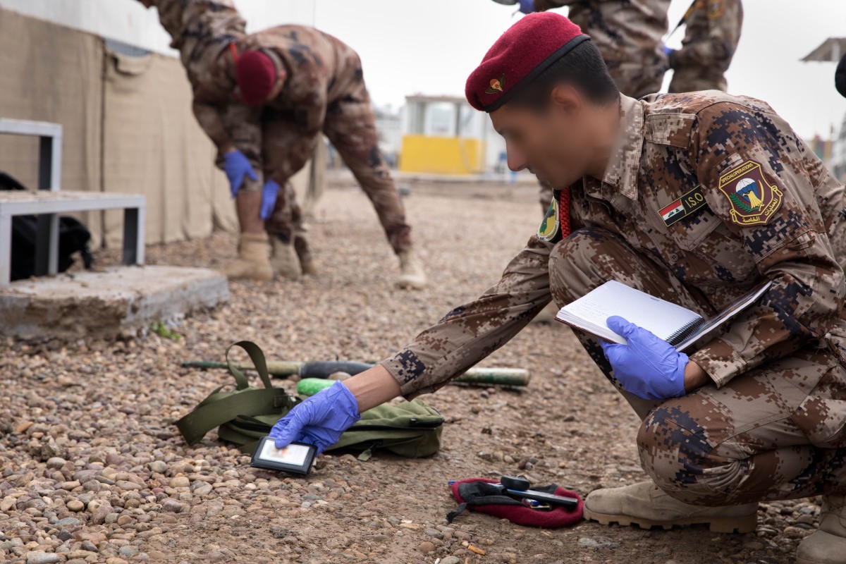 Iraqi Intelligence soldiers receive advanced training, new equipment ...