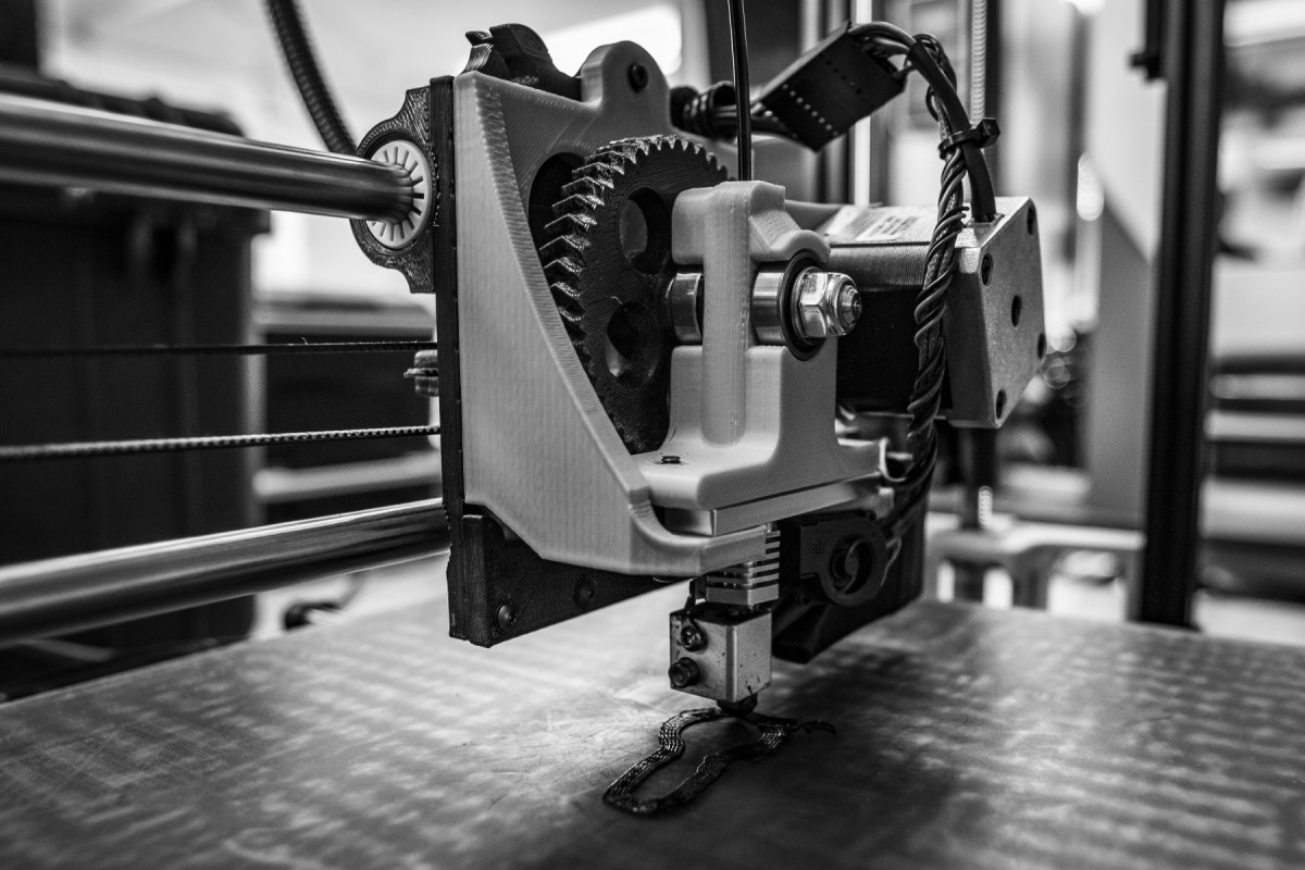 2nd Sustainment Brigade Hosts Army's first 3D Printer | Article | The ...
