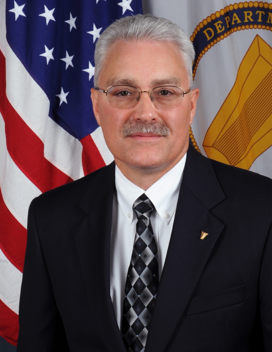 Cyber expert honored after decades of service | Article | The United ...